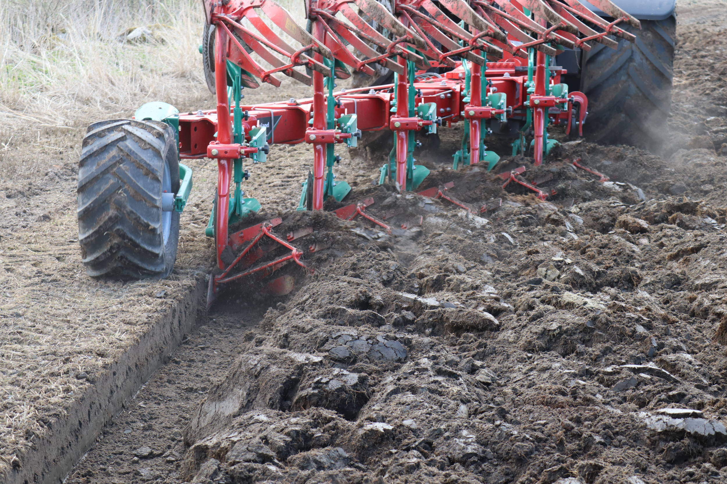 Winstgevend ploegen doe je met een Kverneland ploeg! | LandbouwMechanisatie