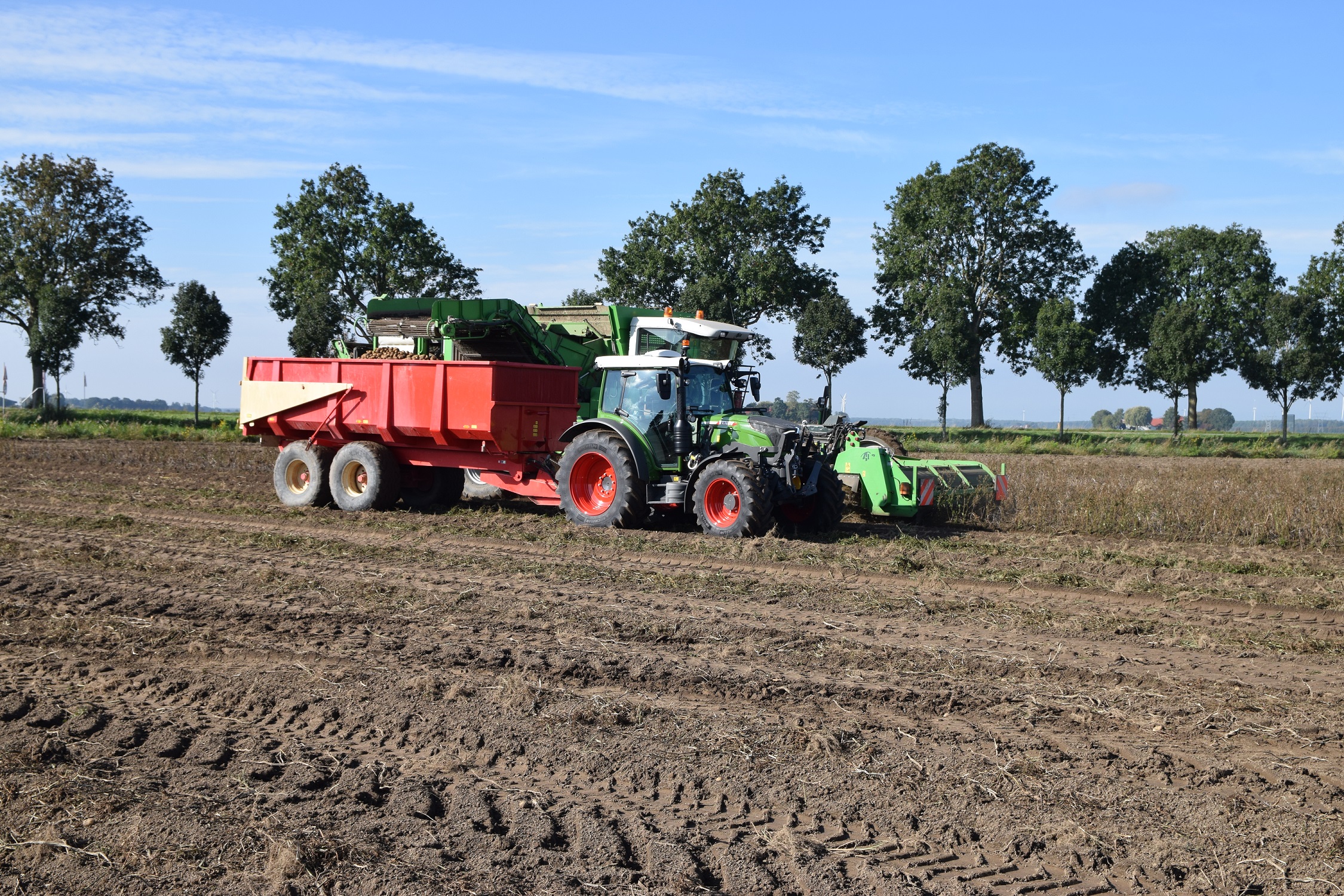 VIDEO: Trekkertest Fendt 211 Vario | LandbouwMechanisatie
