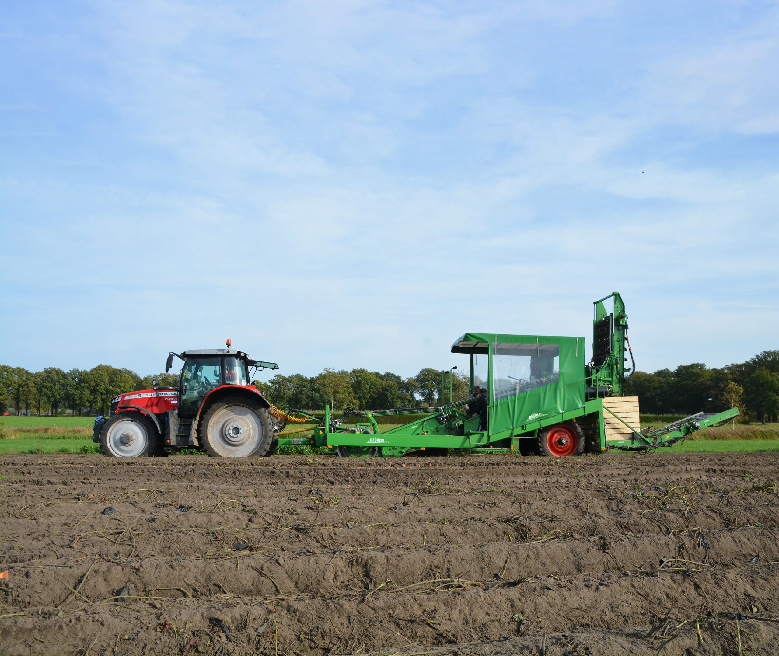 Met zijden handschoenen | LandbouwMechanisatie