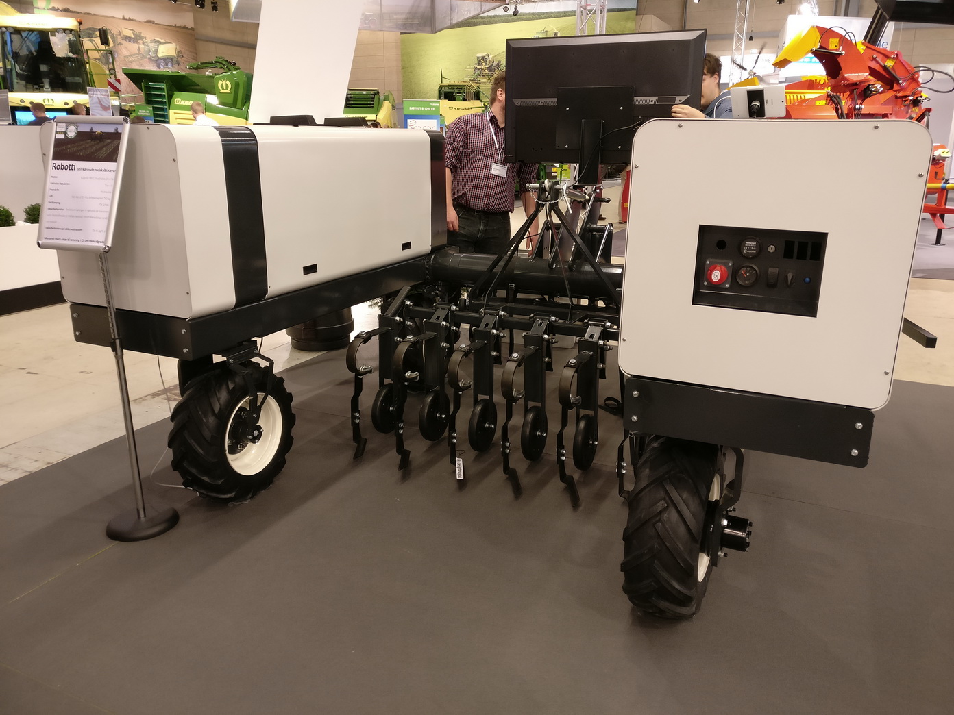 Agromek 2016: Zelfrijdende Robotti | LandbouwMechanisatie