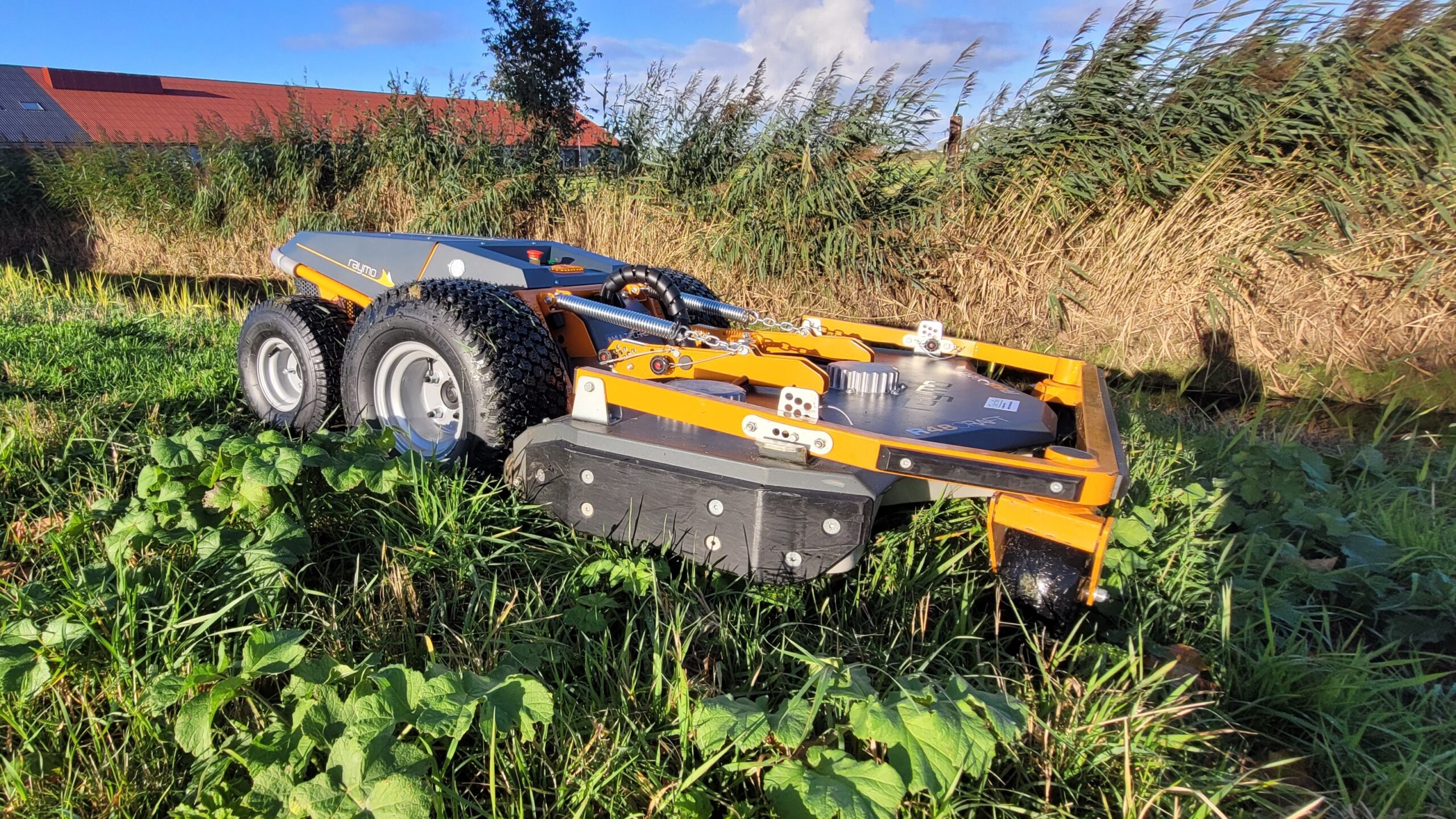 Wim van Breda importeert Raymo | Tuin en Park Techniek