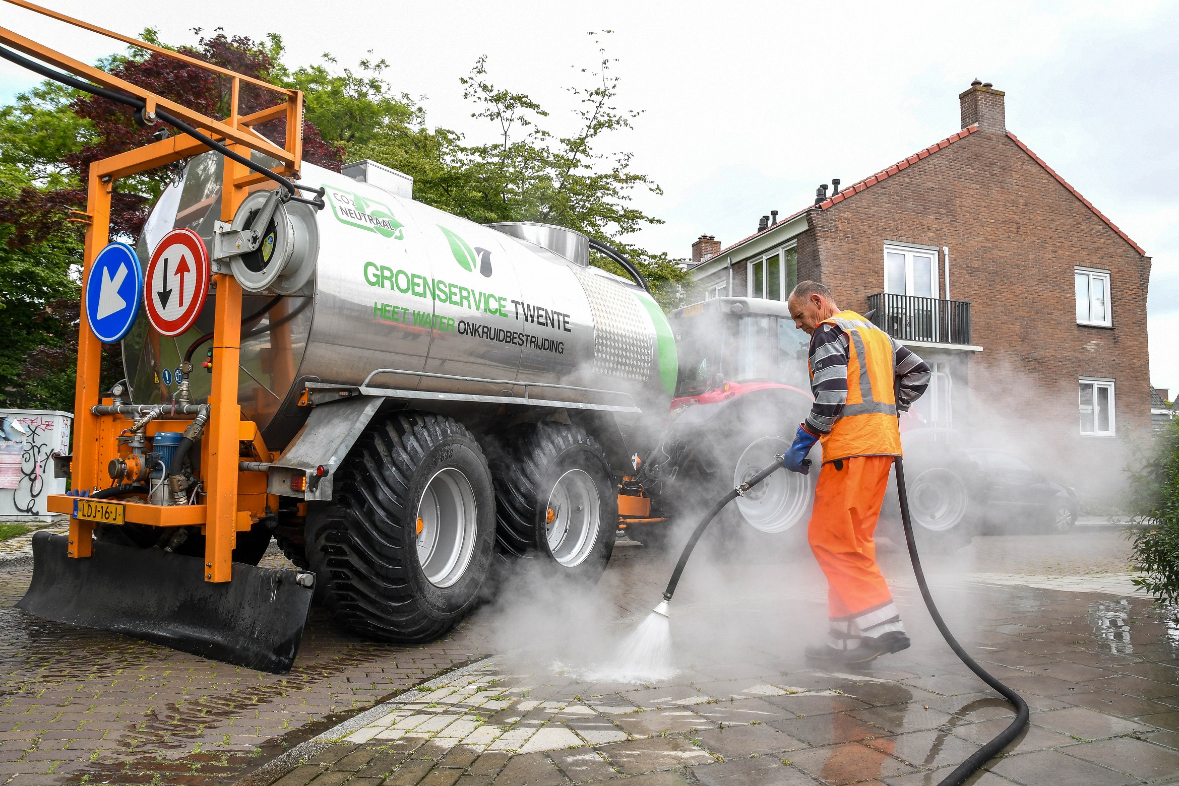 10 kuub heet water - Meters maken | Tuin en Park Techniek