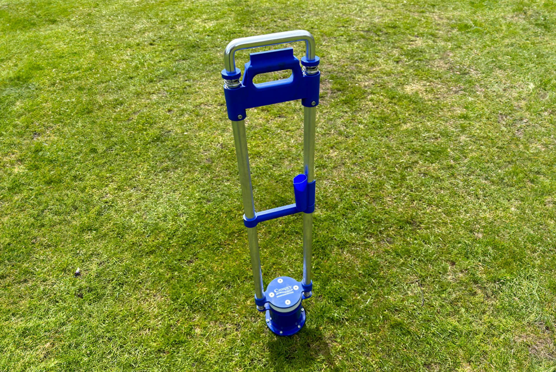 Campey bedenkt doorzaaier voor herstellen van speelschades en kale ...