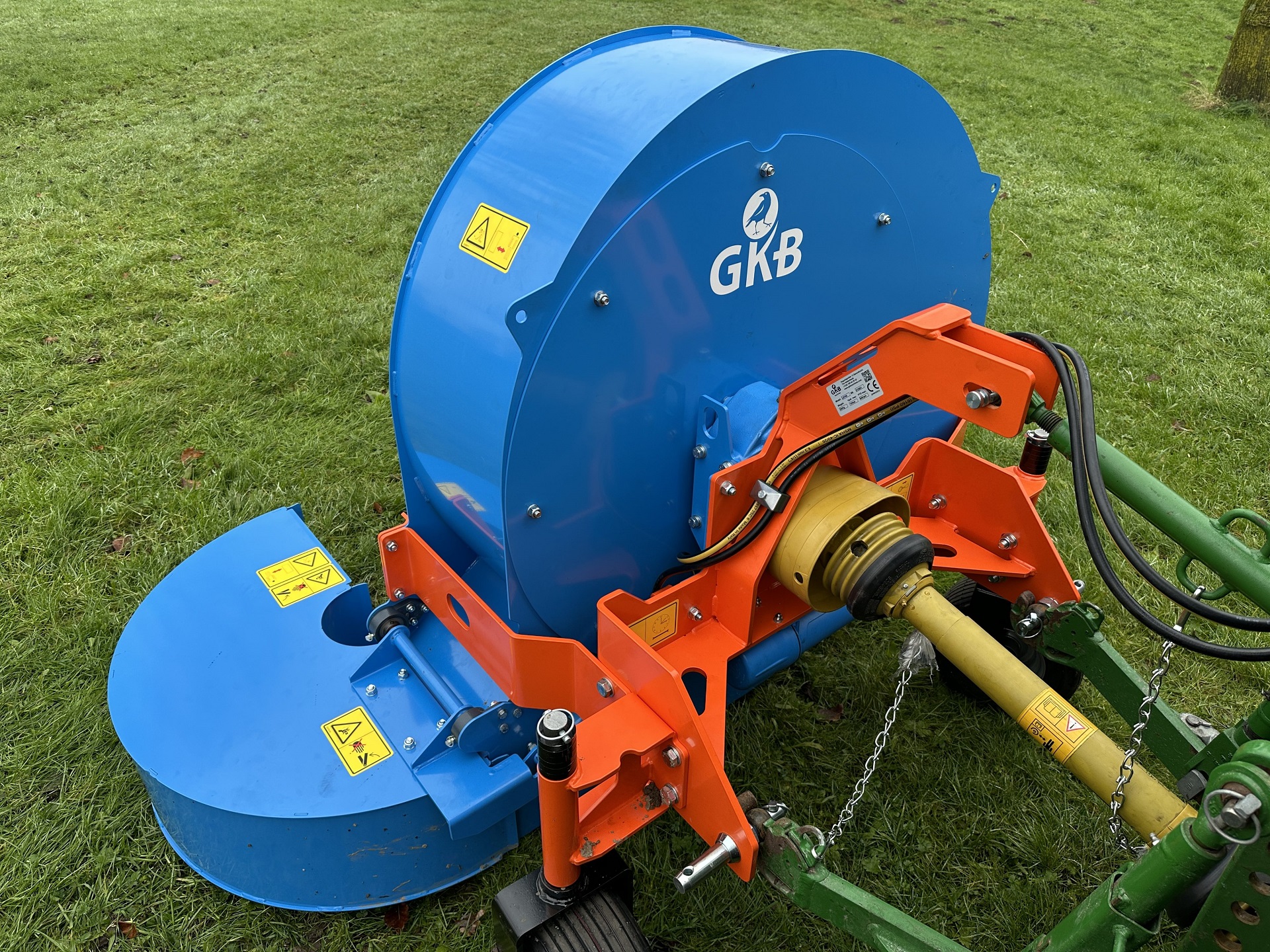 Grote GKB-bladblazer voor sportvelden, golfbanen en stadsparken | Tuin ...