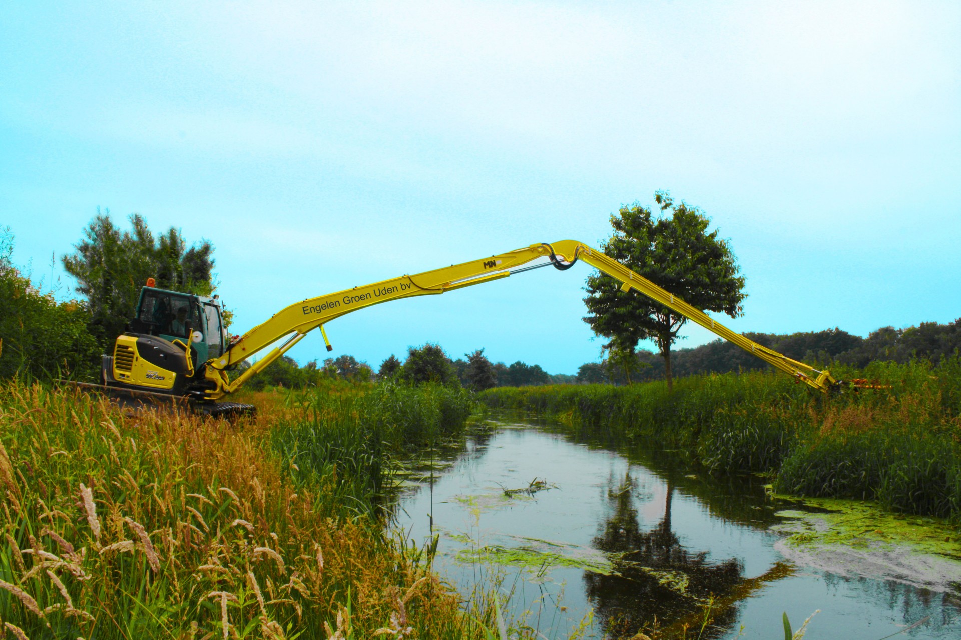 Yanmar met 12 meter giek | Tuin en Park Techniek