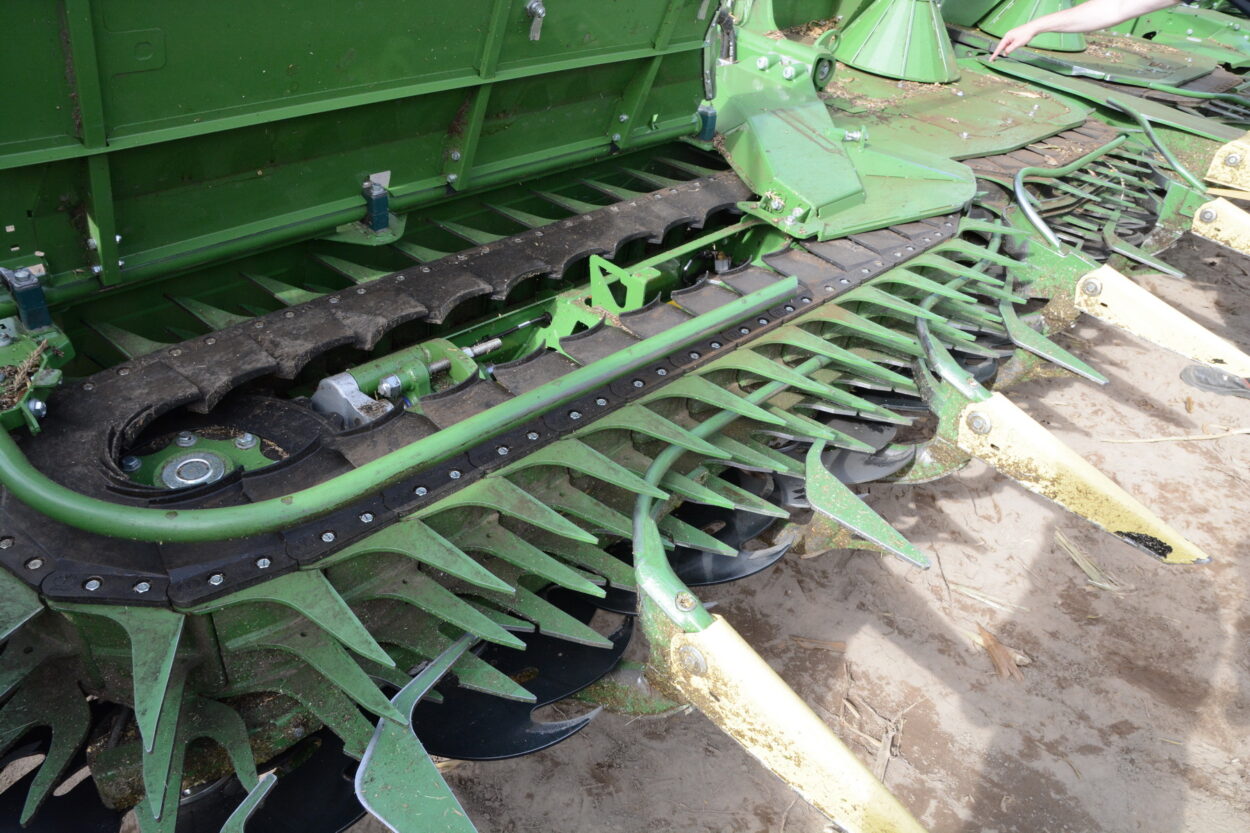 Krone Xcollect-maisbekken met draaiende snijschijven | Veehouderij Techniek