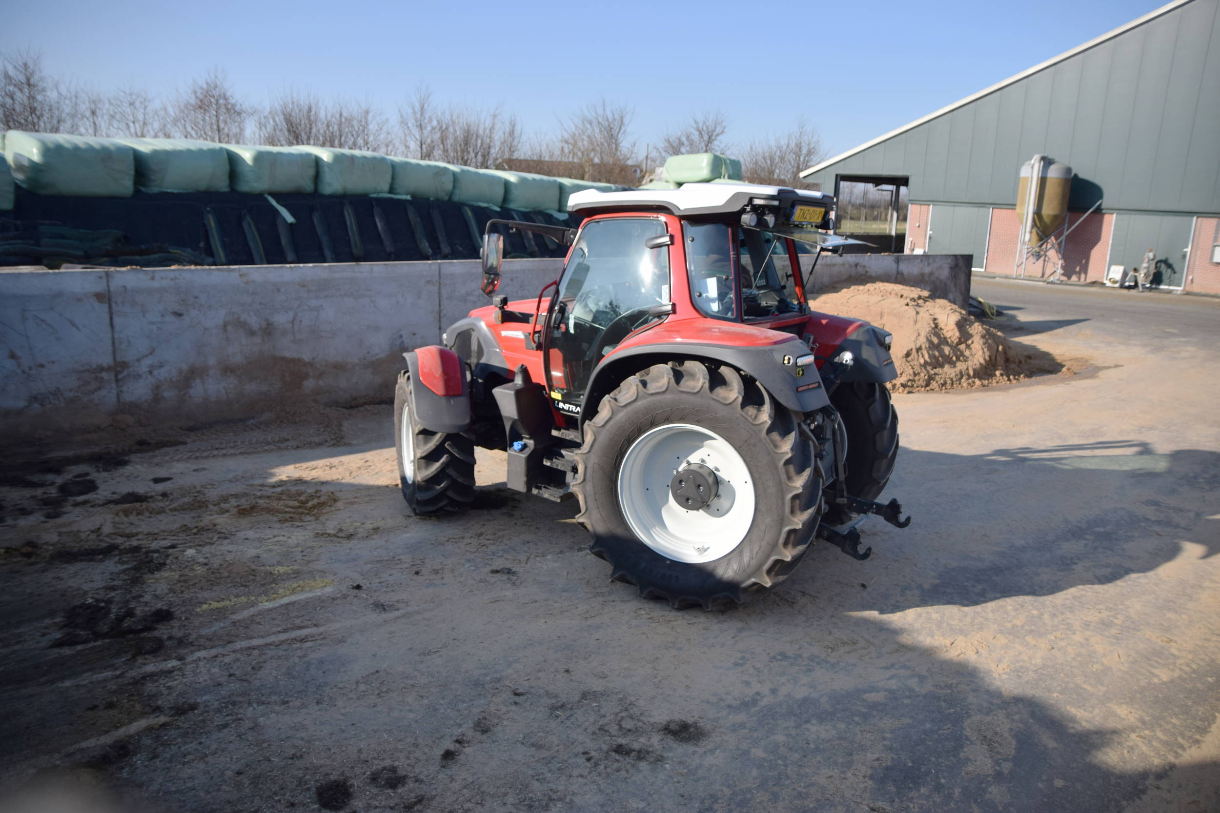 Hebbeding - Lindner Lintrac 130 | Veehouderij Techniek