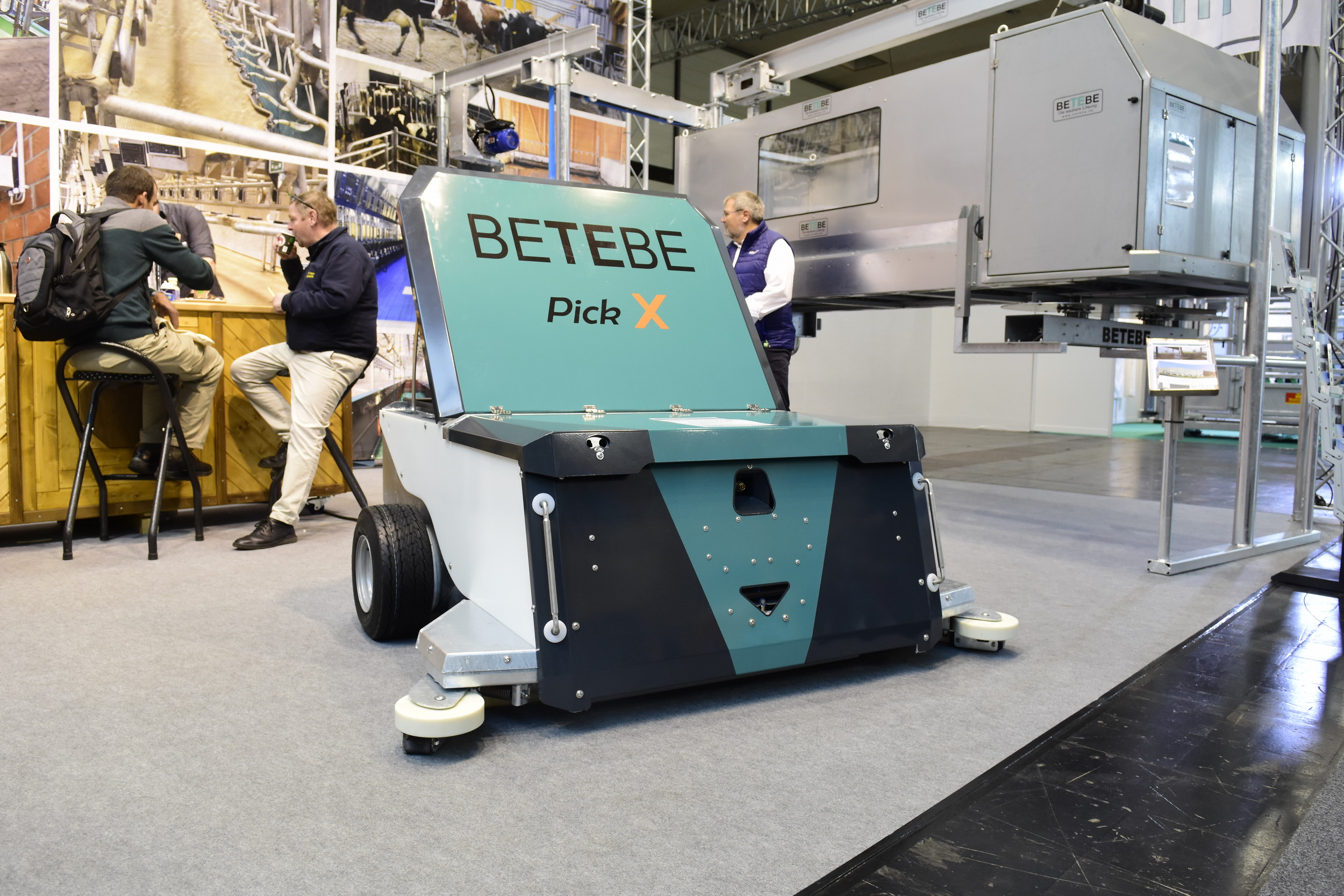 Eurotier 2022: Betebe toont prototype mestrobot | Veehouderij Techniek