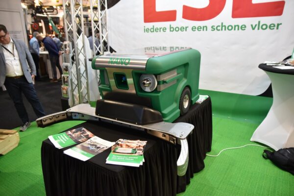 JOZ introduceert Nano-mestrobot | Veehouderij Techniek
